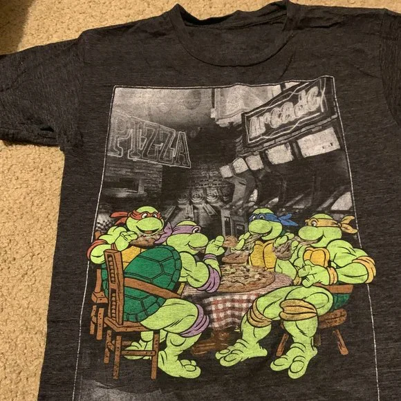 Teenage Mutant Ninja Turtles Eating Pizza